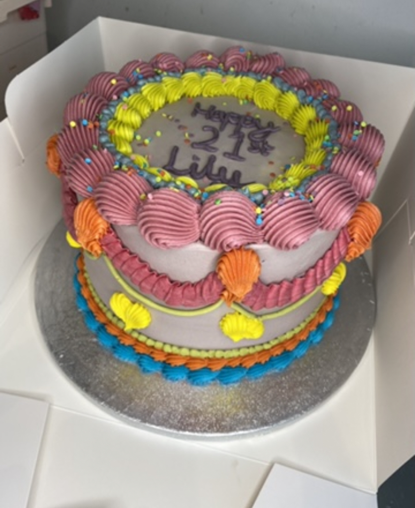 Lambeth Cakes (Traditional Piping) | LivsCupcakes